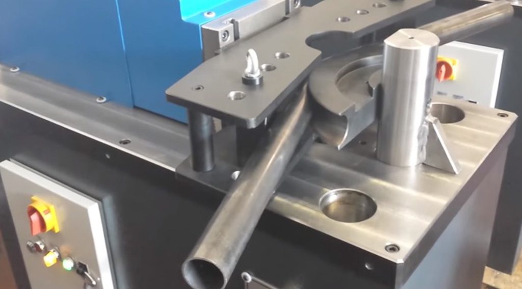 Common Applications of Hydraulic Horizontal Press Machines – Ageramac